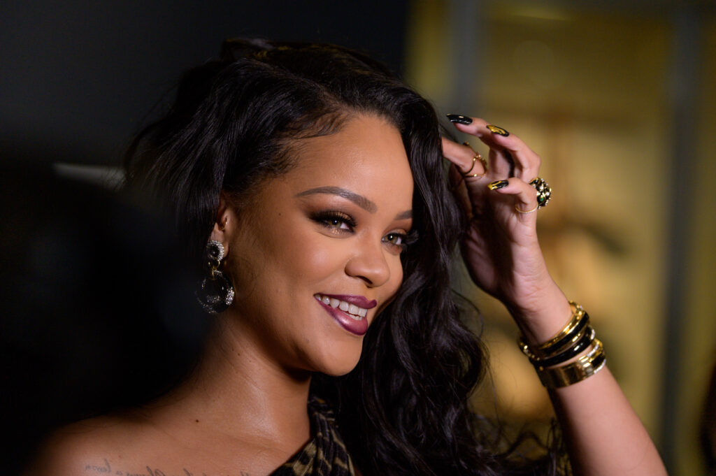 Rihanna enjoys solo outing in Los Angeles amid retirement controversy ...