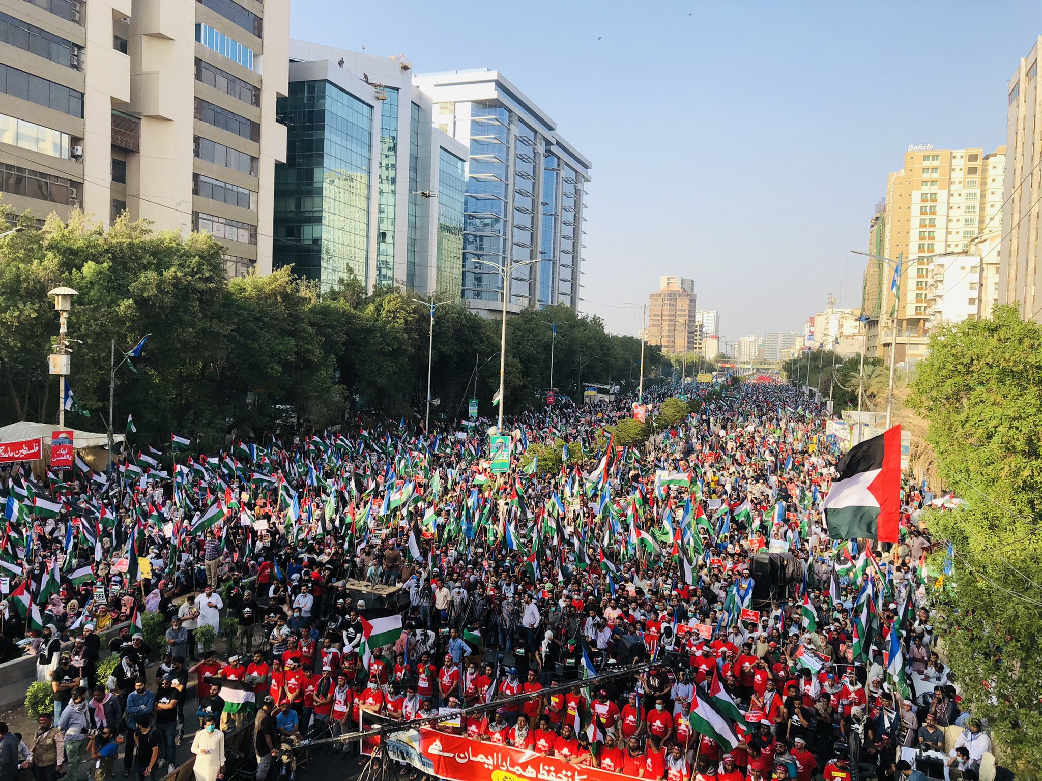Huge crowds voice solidarity with Palestine in Karachi | Pakistan Today