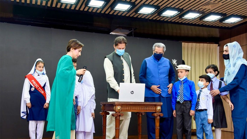 Government launches uniform education curriculum | Pakistan Today