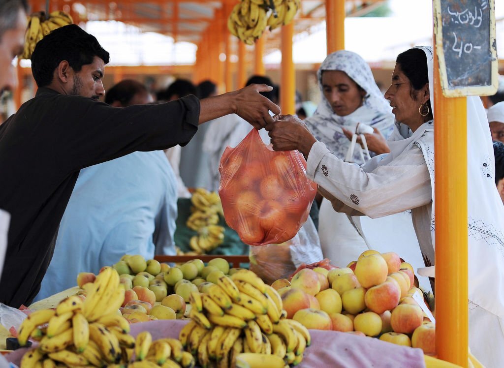 317 Ramadan bazaars to be set up across Punjab | Pakistan Today