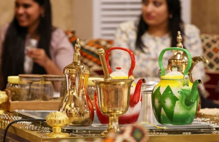 Taste of Qatari hospitality: traditional Arabic coffee | Pakistan Today