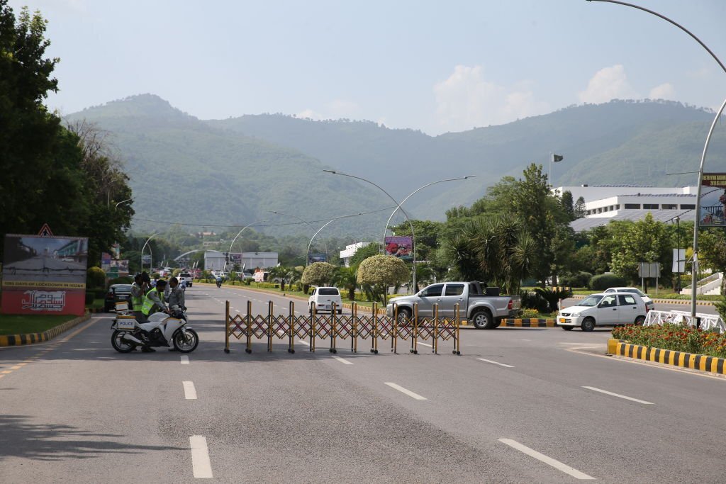 Islamabad seals Red Zone, unveils traffic plan ahead of PTI’s Nov 24 ...