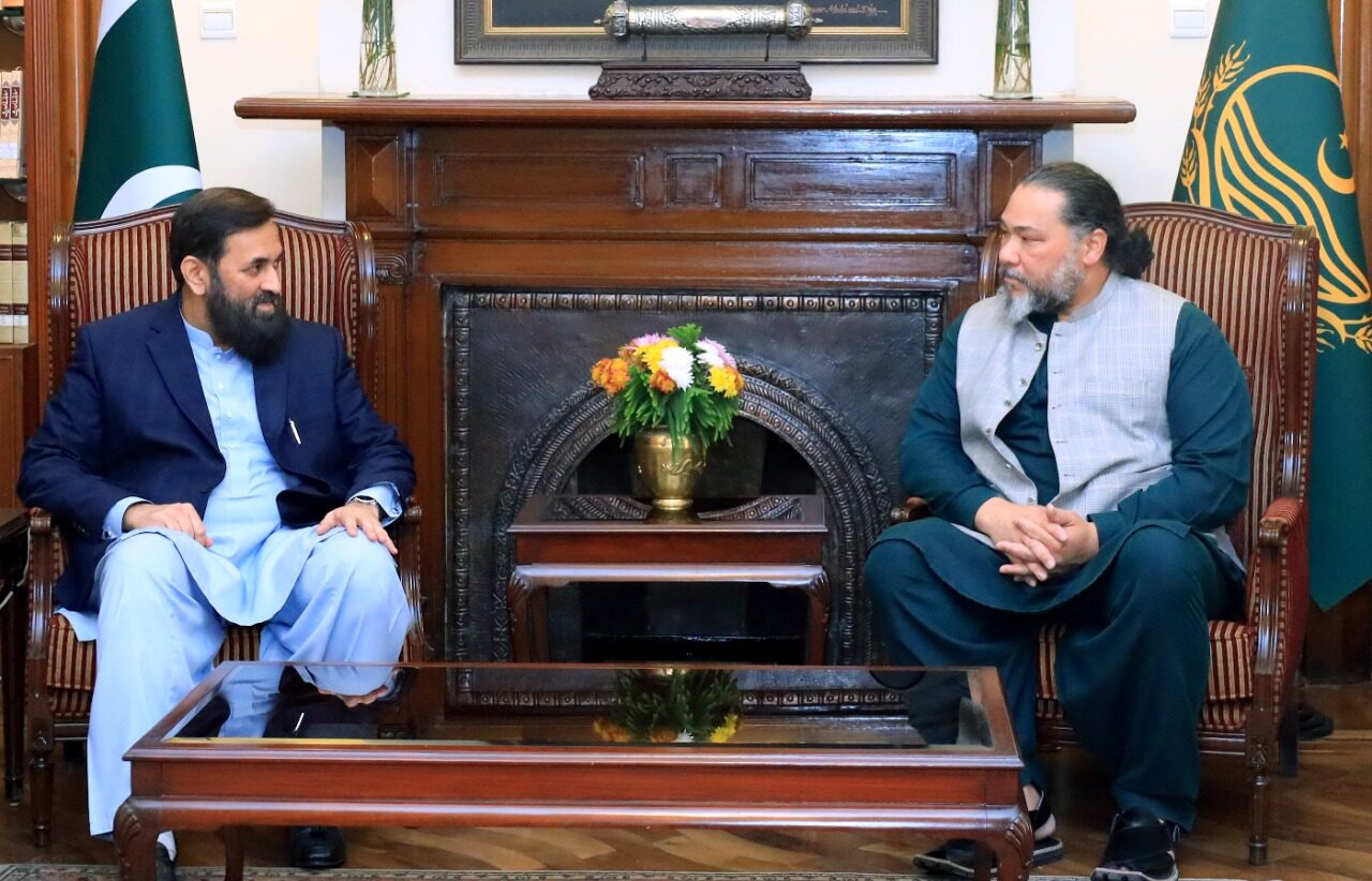 US Consul General calls on Governor Punjab | Pakistan Today