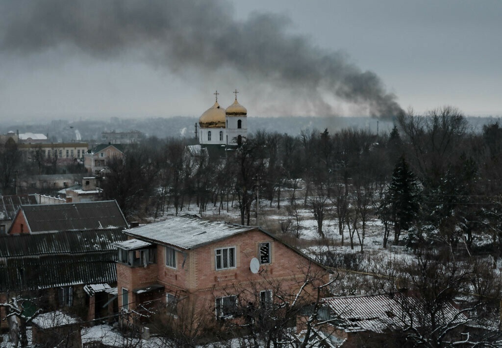 Fierce battles in Bakhmut as Russian missiles hit Kharkiv | Pakistan Today