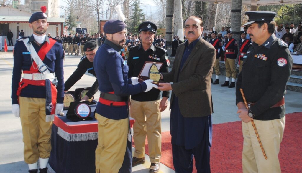 804 roll out at Police Training School Swat | Pakistan Today