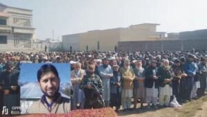 Thousands attend funeral of Hurriyat activist Imtiyaz Alam | Pakistan Today
