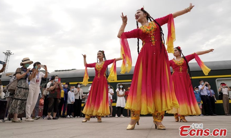Journalists visiting Xinjiang say Uyghur Muslims enjoy freedom ...