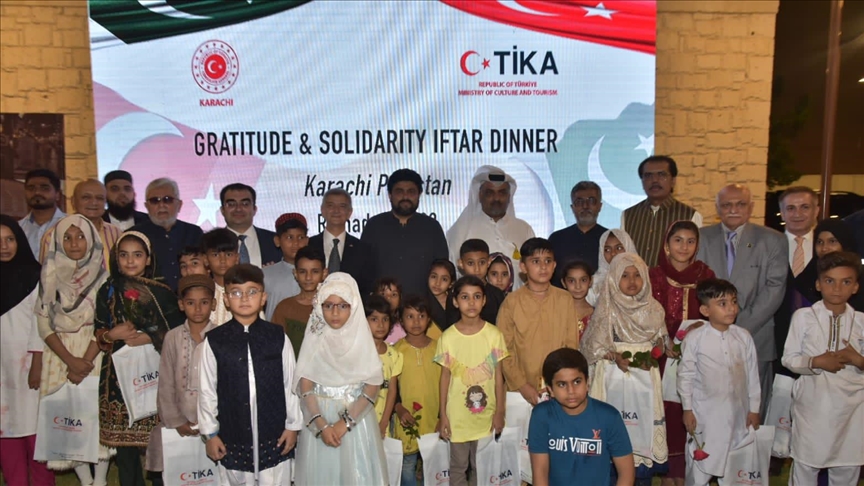 Turkish aid agency hosts ‘solidarity’ iftar in Karachi | Pakistan Today