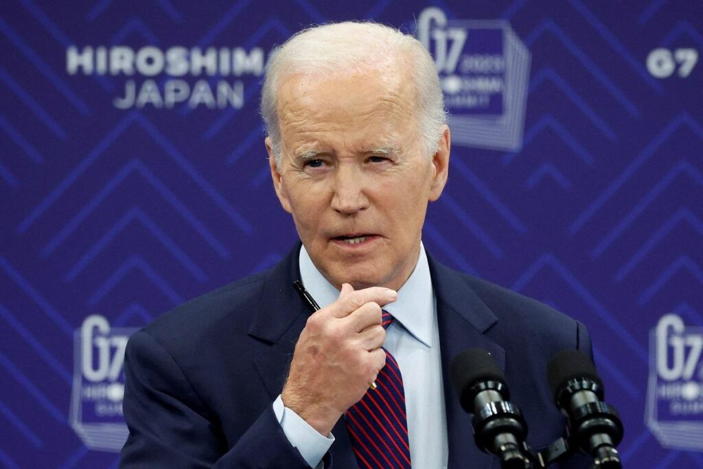 Joe Biden confuses Macron with dead French president Mitterrand ...