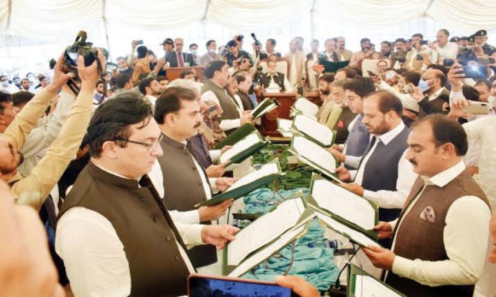 27-member AJK cabinet takes oath | Pakistan Today