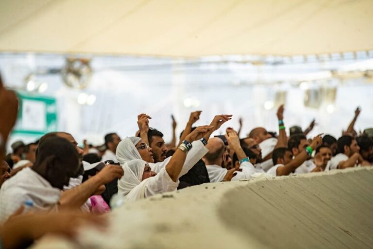 Hajj flight delays continue amid operational disruption, over 3,000 ...