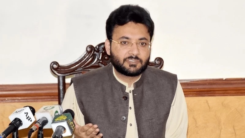 ‘Fascist’ govt stoops to new low to break PTI: Farrukh | Pakistan Today