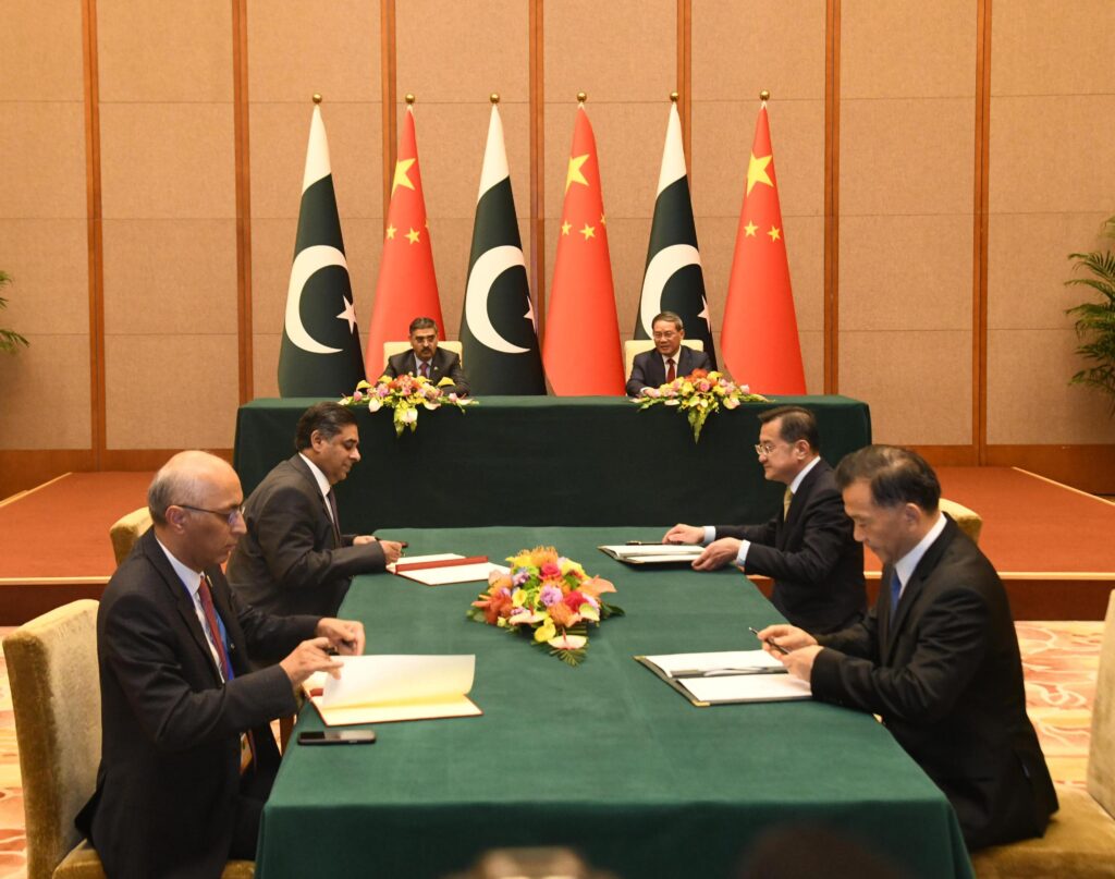 China, Pakistan sign multi-billion-dollar ML-I project | Pakistan Today