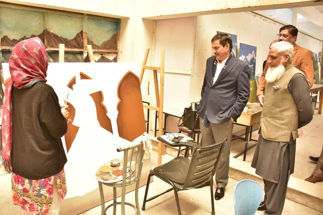 Minister ‘in awe’ at UoG progress, calls for austerity | Pakistan Today