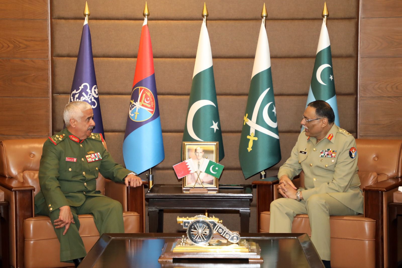 Commander Bahrain National Guard calls on General Sahir Shamshad Mirza ...