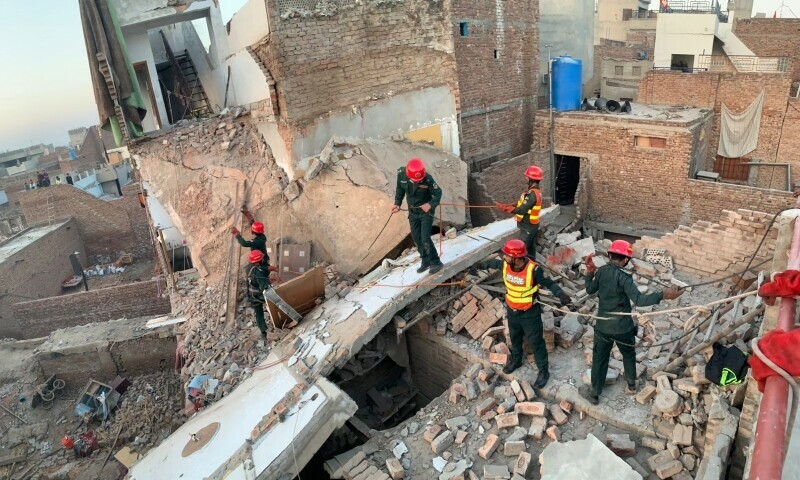 Nine killed as building collapses after cylinder blast in Multan ...
