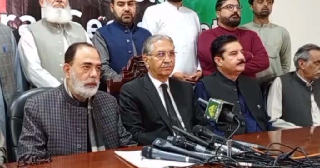 JUI-F Senator Talha Mahmood jumps ship, joins PPP | Pakistan Today