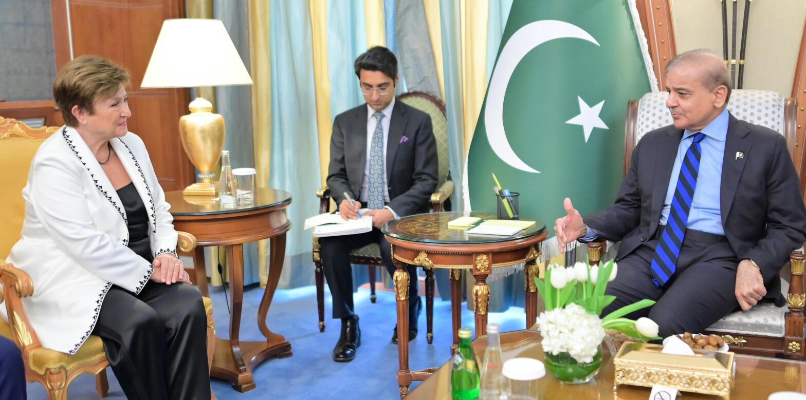 At meeting with IMF chief, PM reiterates commitment to revive Pakistan ...