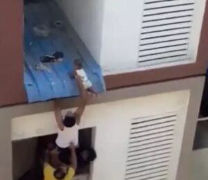 Infant survives fall from fourth floor, video goes viral | Pakistan Today