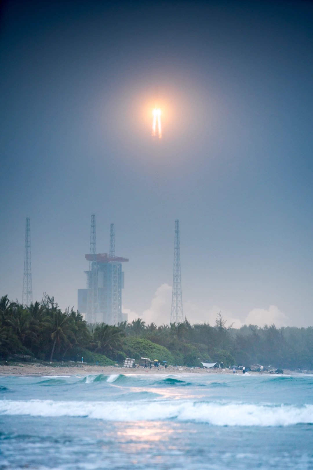 In a historic first, Pakistan’s first lunar orbiter takes off aboard ...