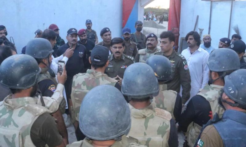 Seven cops injured as Punjab Police foil attack on DG Khan border post ...
