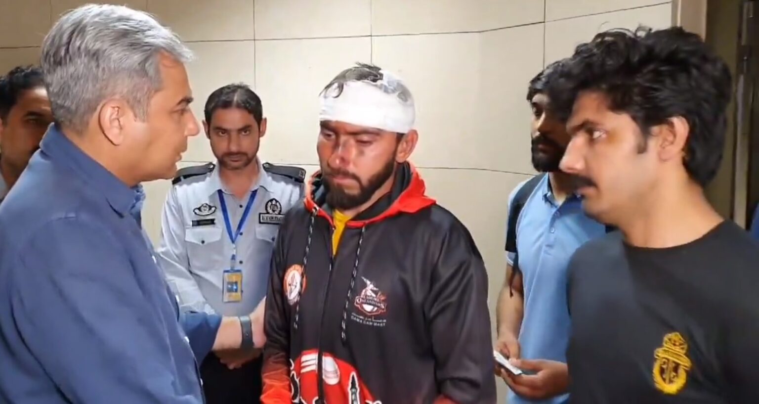 First batch of students arrives as govt moves in to rescue Pakistanis ...