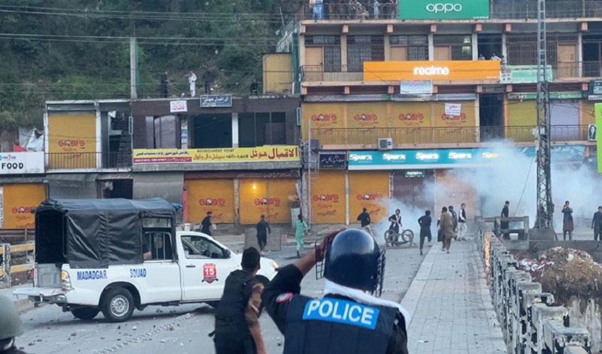 Long march advances toward Muzaffarabad as AJK wheel-jam strike extends ...