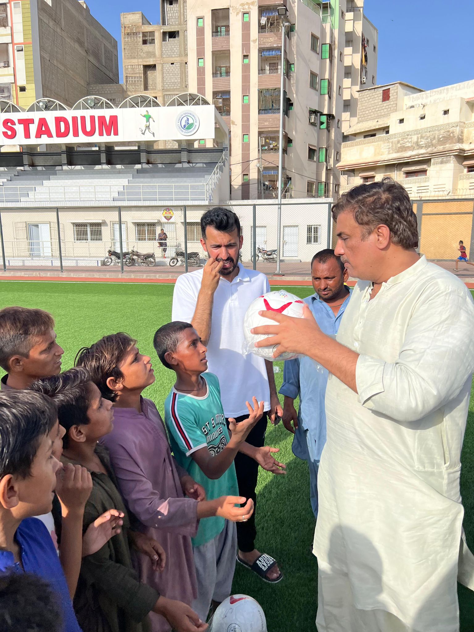 PFL starts distribution of 100000 footballs under ‘Football 4 Hope ...
