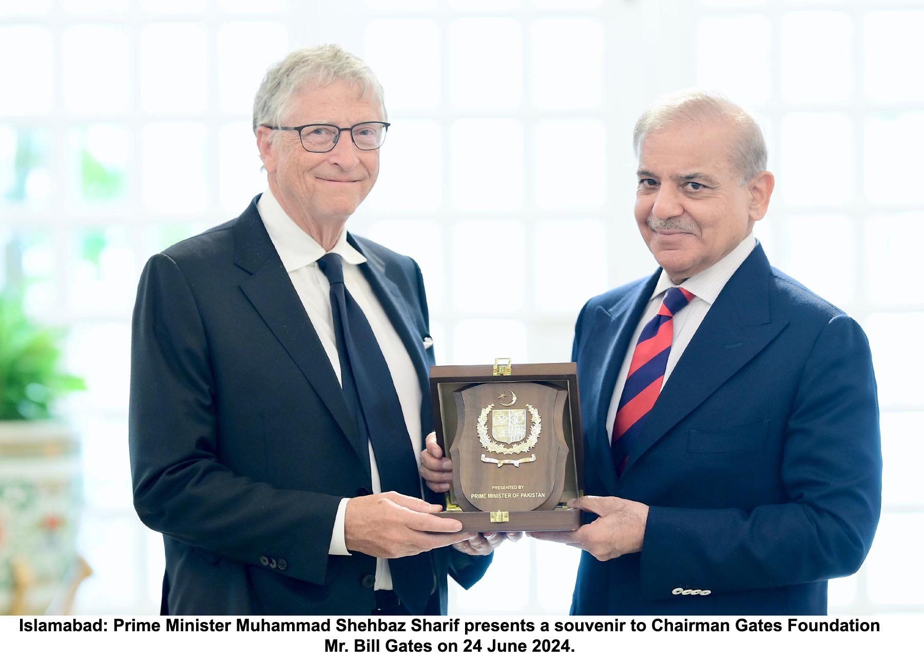 PM Shehbaz reaffirms commitment to eradicate polio in meeting with Bill ...