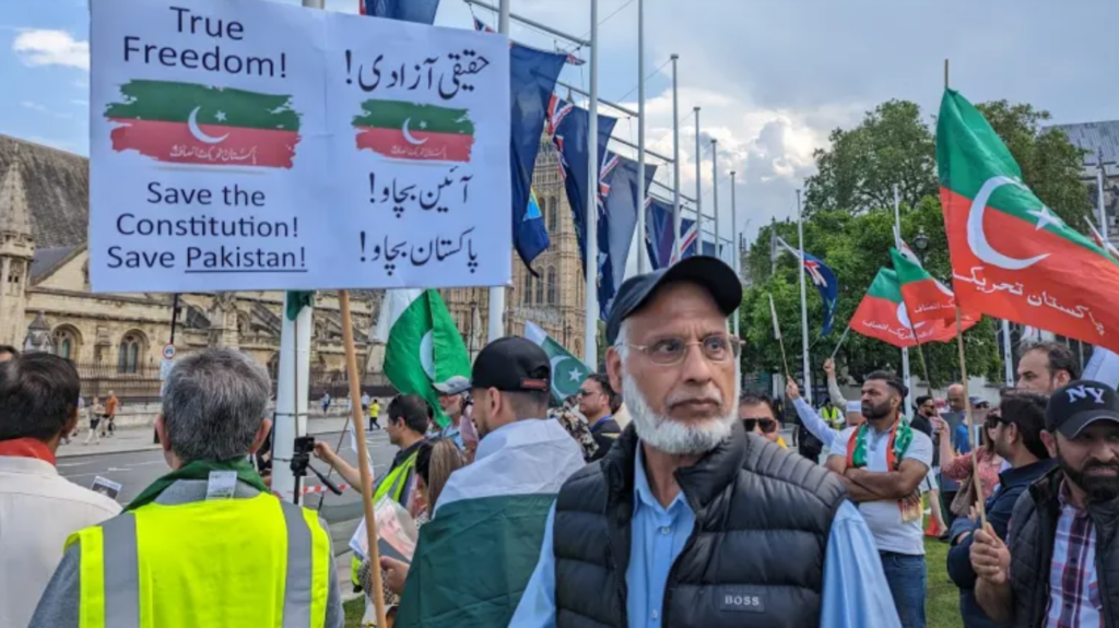 PTI leaders rally in London, demand release of Imran Khan | Pakistan Today