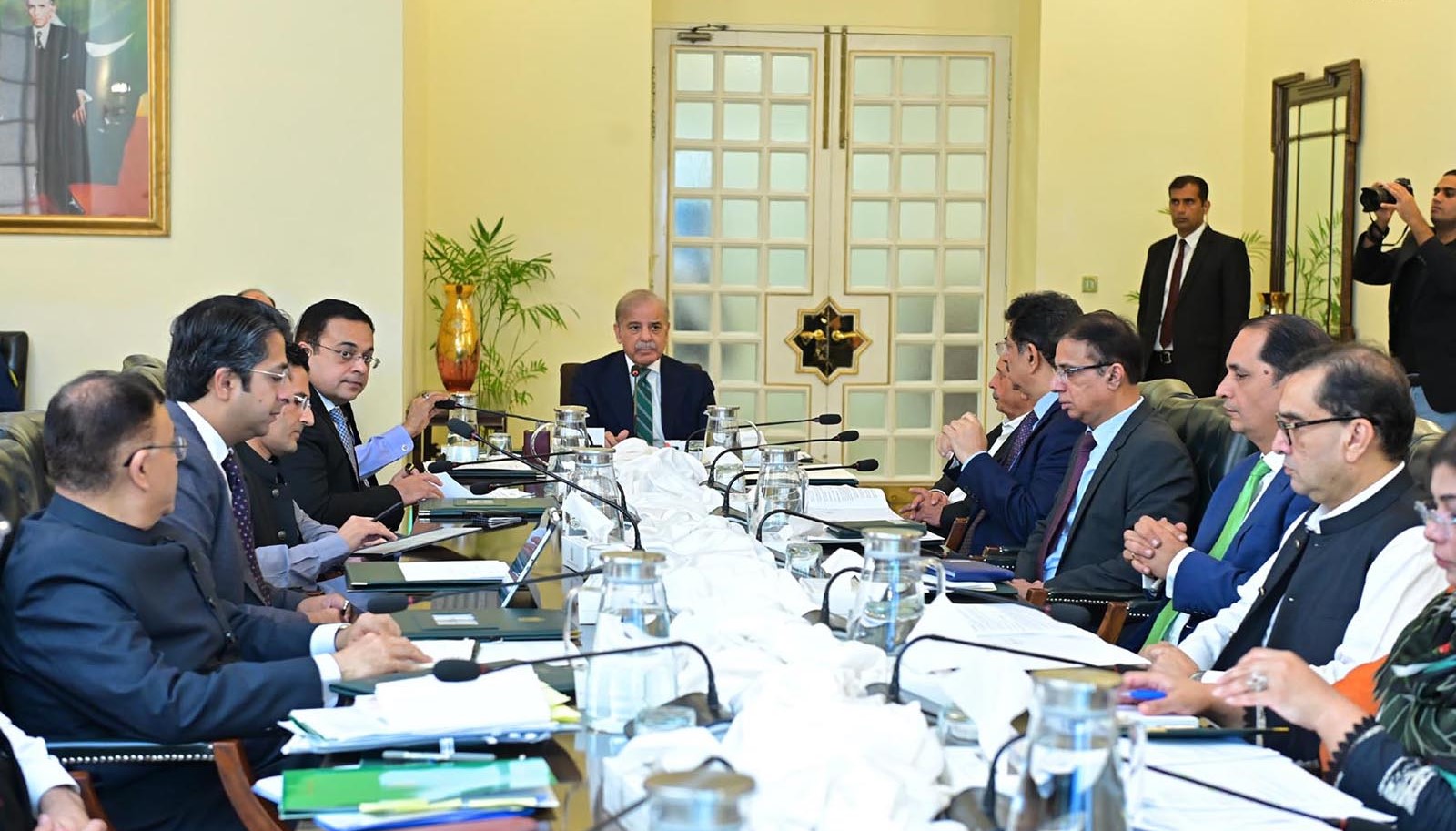 SMEs act as backbone of the country’s economy, PM emphasizes | Pakistan ...