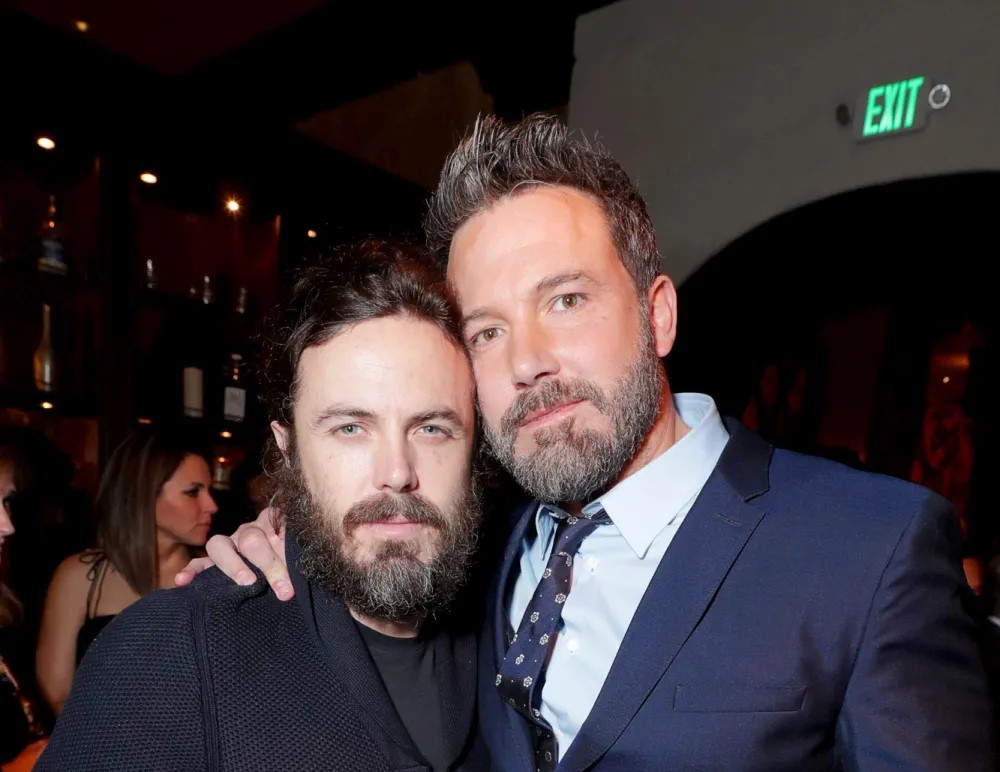 Casey Affleck Explains Why Ben Affleck Carves the Turkey at ...