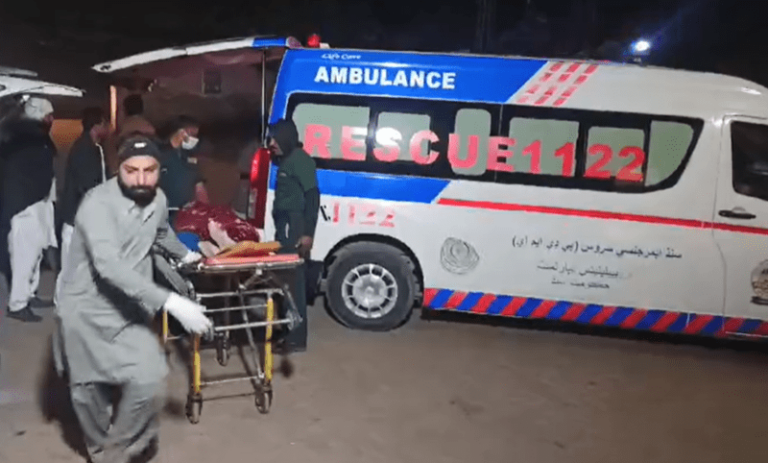 Deadly motorway accidents in Punjab and Sindh claim 18 lives, 35 ...