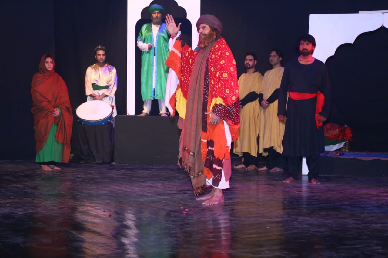 Ajoka’s ‘Bulha’ concludes Sufi Festival with powerful message of peace ...