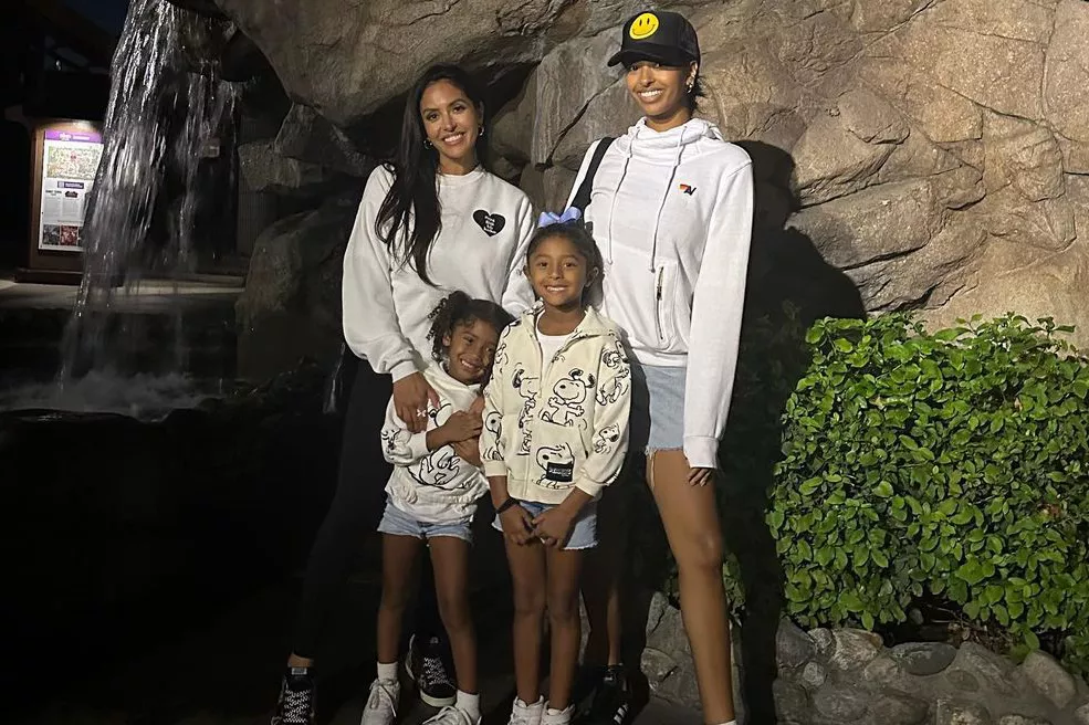 Kobe Bryant’s Daughters Shine During Ski Getaway With Vanessa Bryant ...