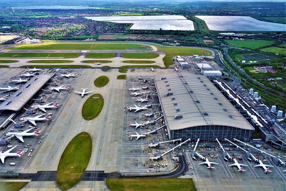 Heathrow Airport Abruptly Shuts Down Causing Massive Disruption ...