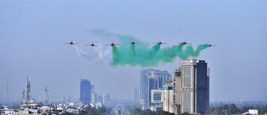PAF showcases airpower with stunning flypast at Pakistan Day parade ...