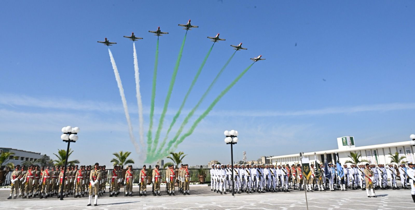 PAF showcases airpower with stunning flypast at Pakistan Day parade ...