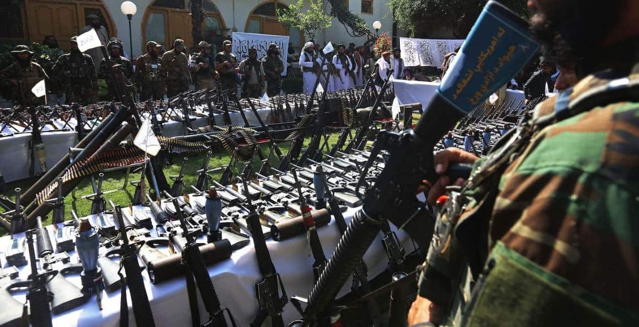 Taliban sold US-made weapons to terror groups, BBC reports | Pakistan Today