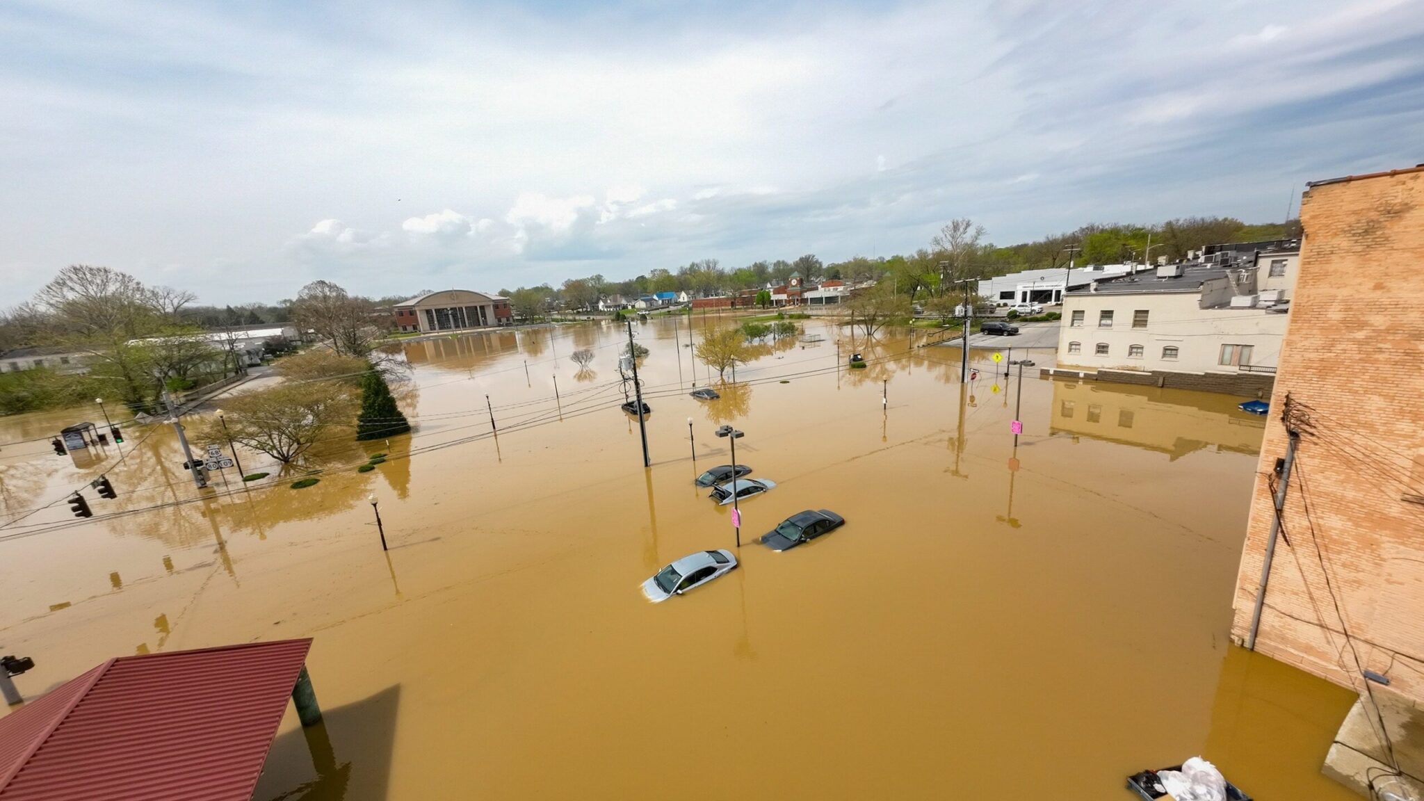 US storms, ‘severe’ flooding death toll climbs to 16 | Pakistan Today