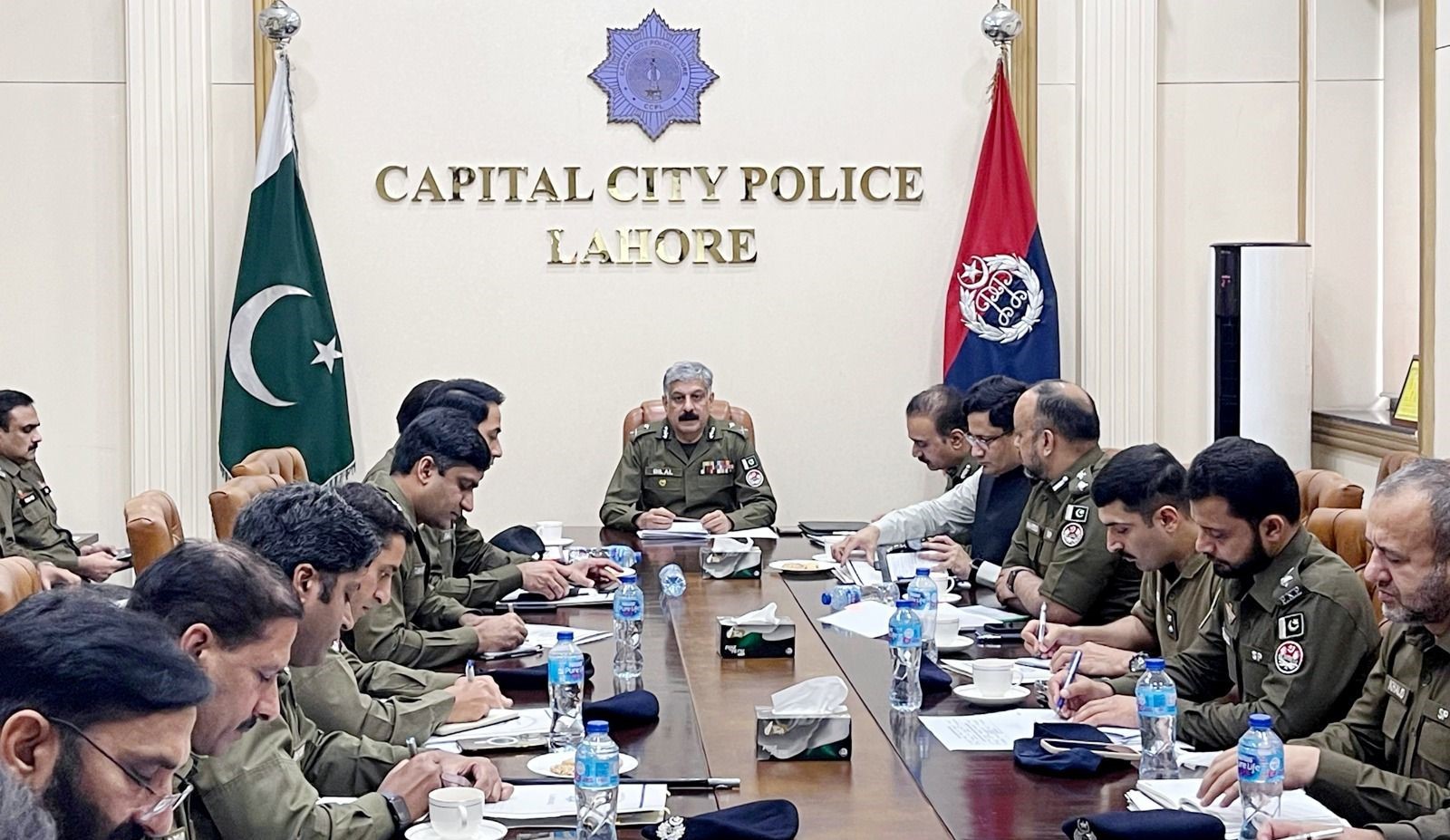 Top Lahore Police brass fine-tunes Eidul Azha security, traffic plans | Pakistan Today