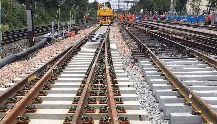 ADB experts visit Karachi-Rohri rail section to assess ‘funding ...