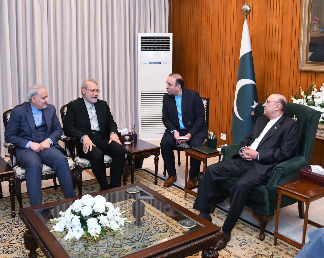 President pushes priority Pakistan-Iran rail link, ‘workable’ way ...