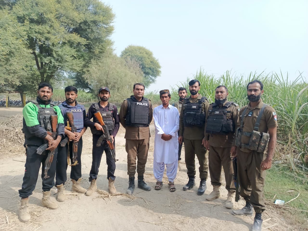 Punjab Police rescues kidnapped citizen from Katcha dacoits in Rajanpur ...