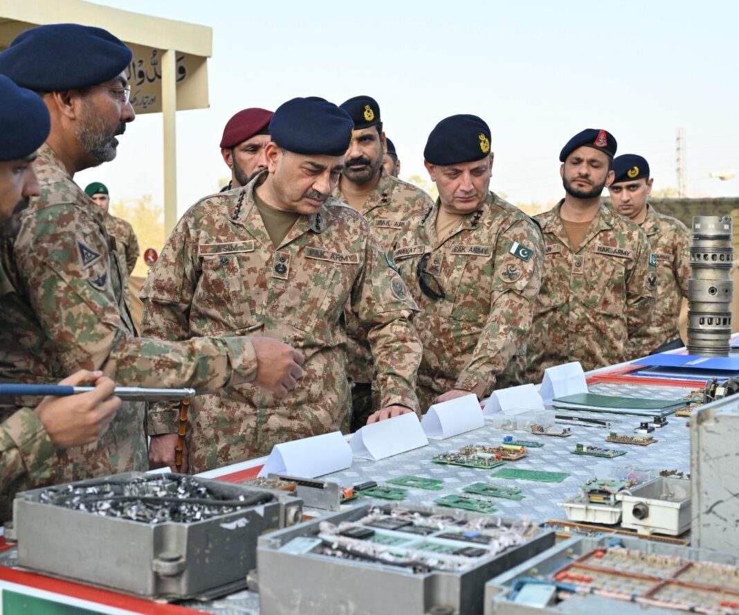 Pakistan Army embracing tech revolution to shape future warfare: COAS ...